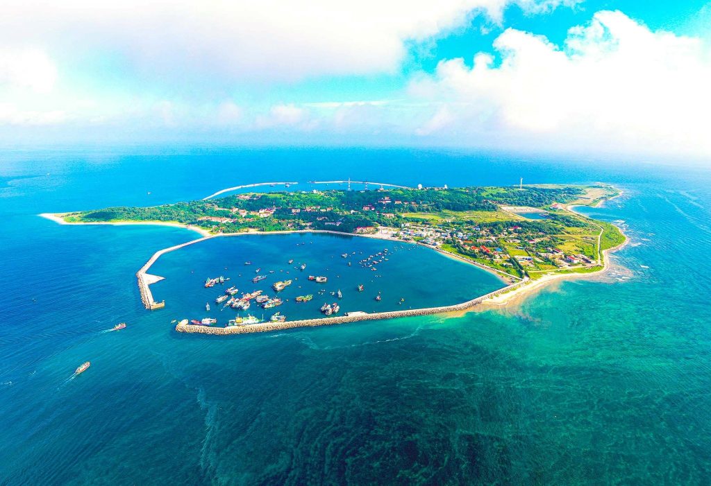Khám phá vẻ đẹp "xứ sở bào ngư" đảo Bạch Long Vĩ | FOCUS ASIA TRAVEL